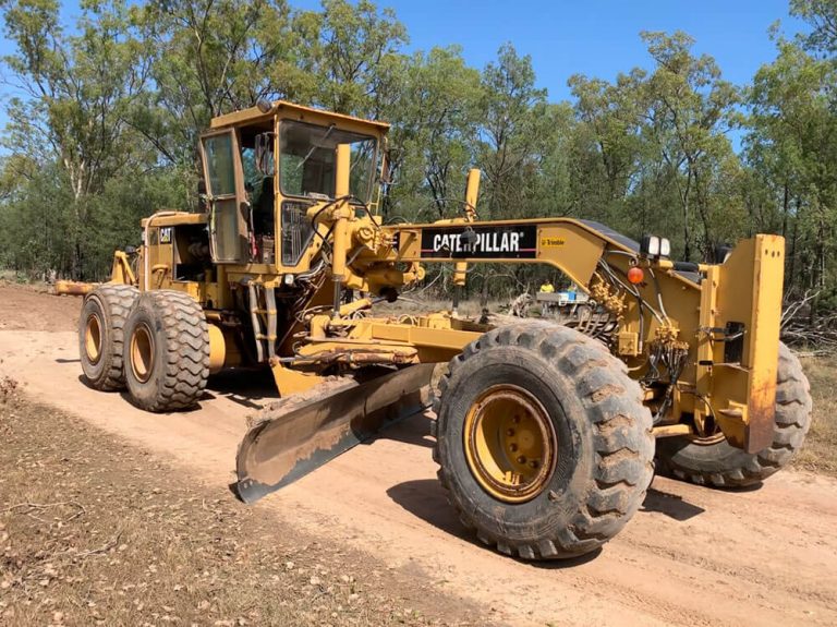 Earthmoving Equipment - Caterpillar Machines With Laser And GPS